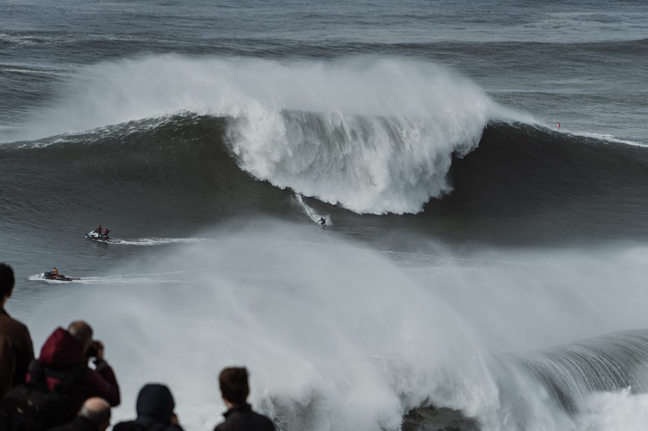 Big Waves von Nazaré - Witwenmacher & Naturschauspiele // take an adVANture